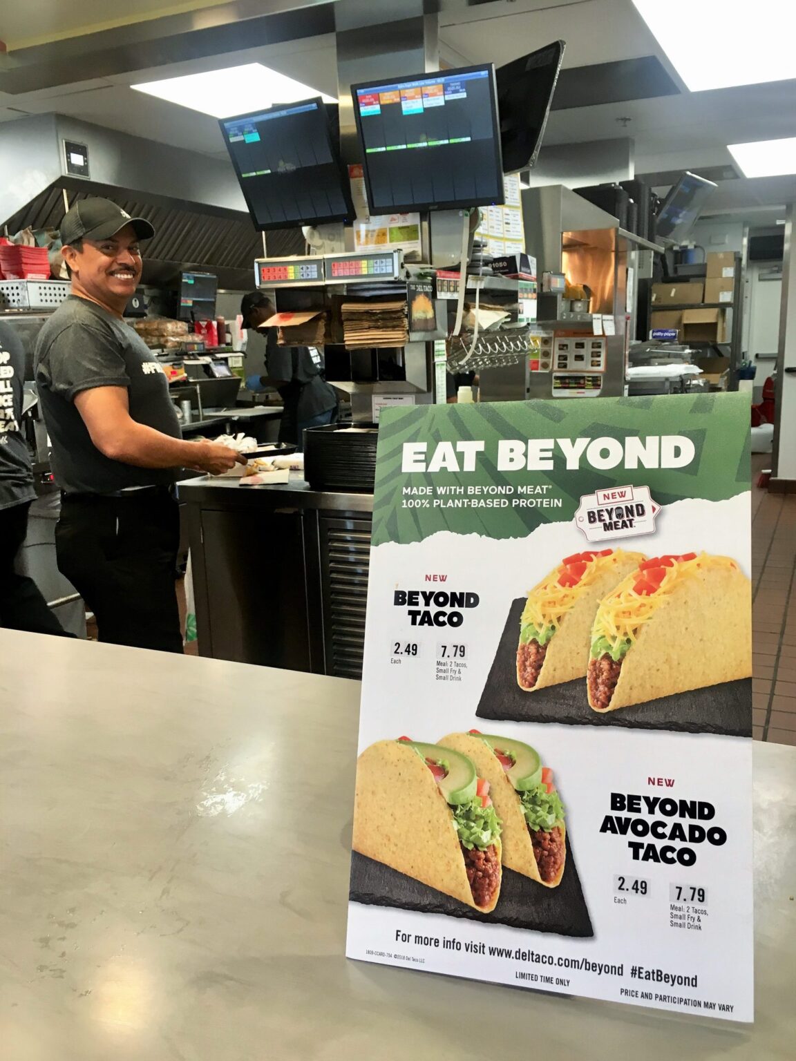 Beyond Meat Tacos at Del Taco?? - UNCHAINEDTV